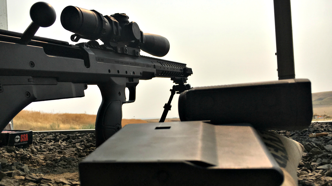 Desert Tech SRS Rifle Review on TFB TV | Kit Badger